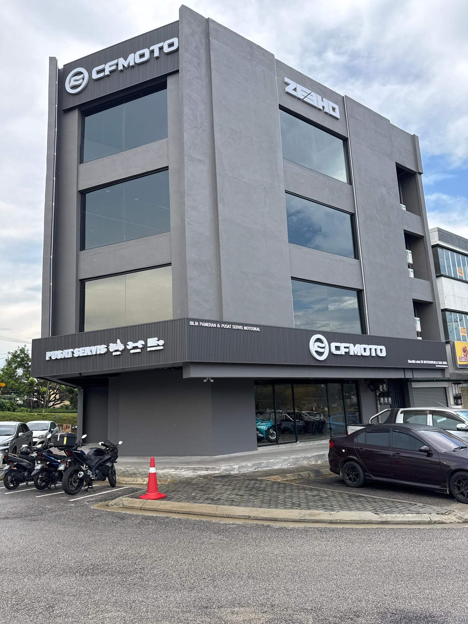 Our Showrooms - TR Motorworld